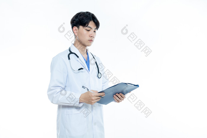 医生手拿文件夹形象 包图企业站