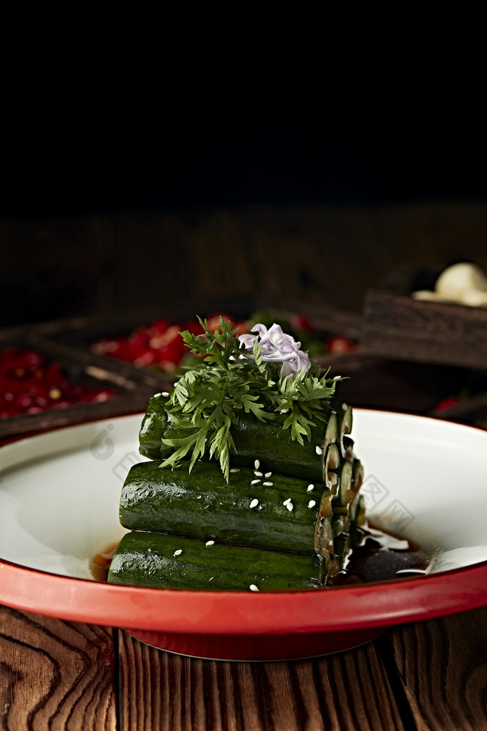 美味凉菜浇汁青瓜图片-包图网企业站