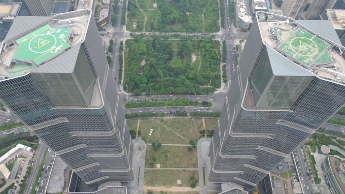 河南郑州绿地双子塔航拍图片-包图网企业站