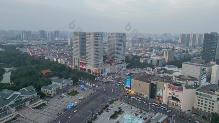 航拍山东济宁运河城商业摩尔银座广场图片-包图网企业站