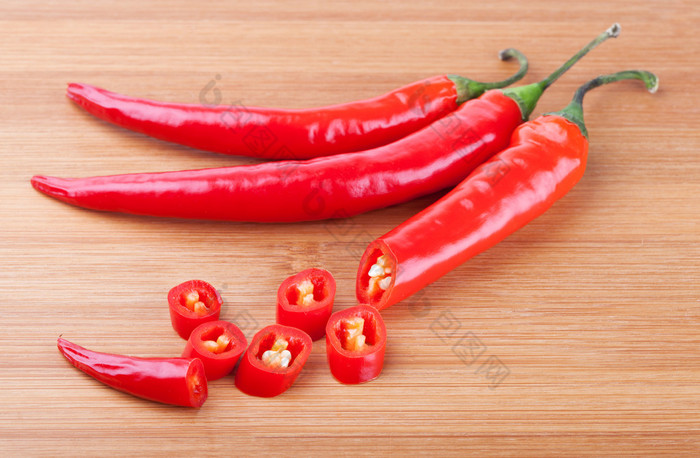 Red chili peppers图片-包图网企业站