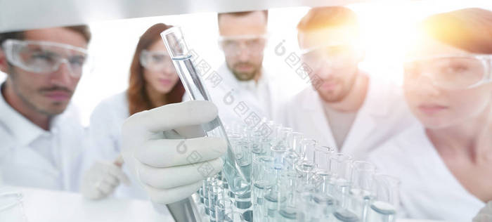 背景图像是一组微生物学研究液体图片-包图网企业站