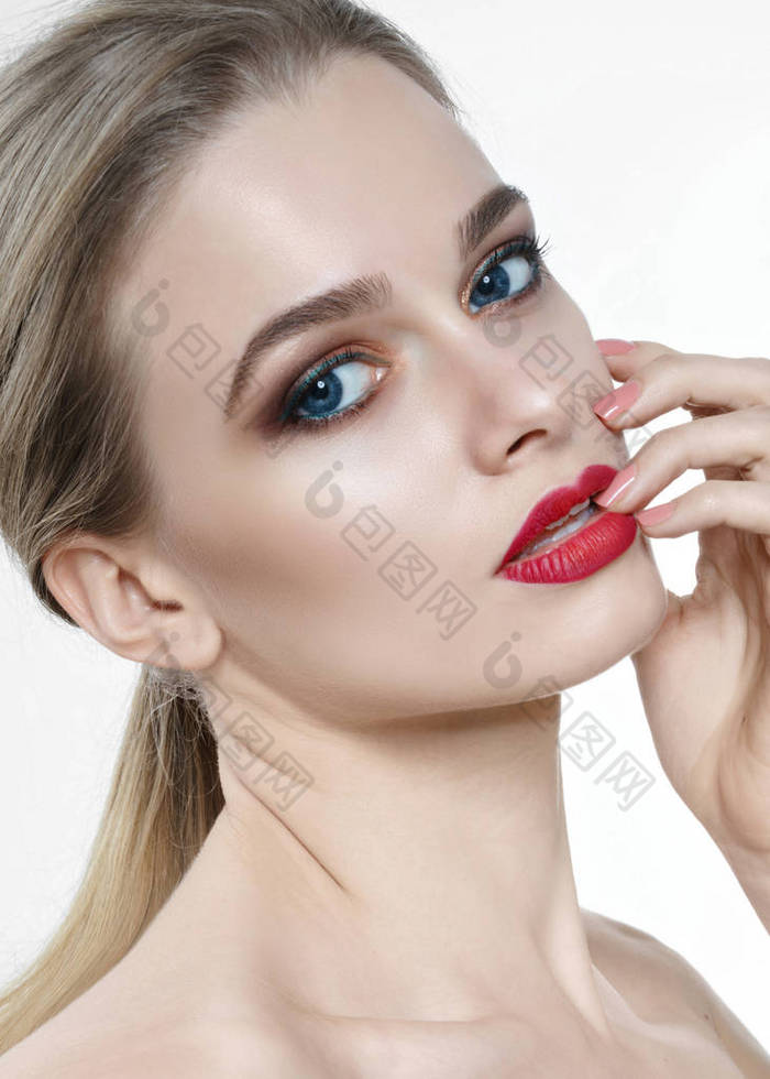 美丽女孩的肖像迷人女孩的肖像图片-包图网企业站