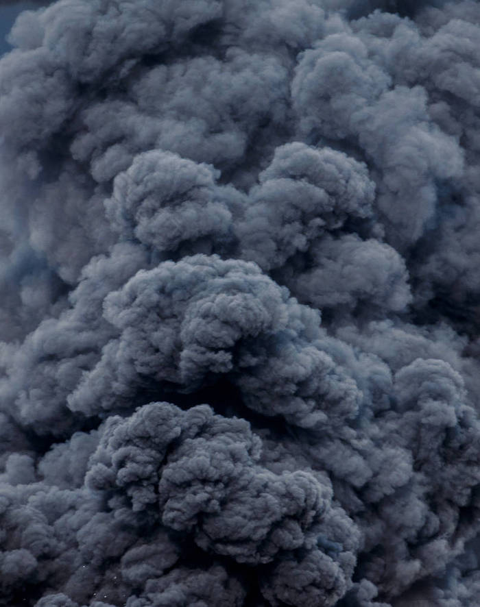 黑烟全帧图像图片-包图网企业站