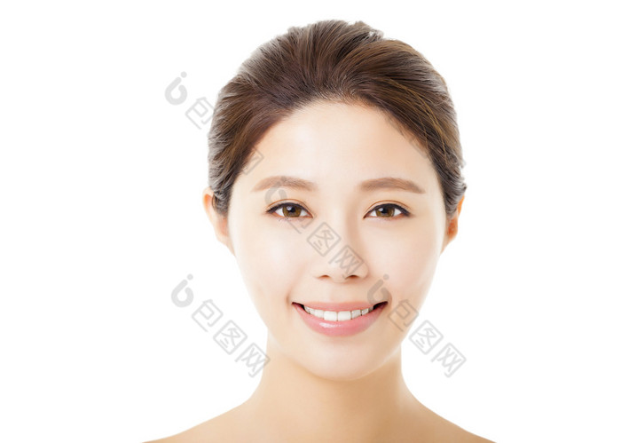 特写美丽年轻女人脸上白色孤立图片 包图网企业站
