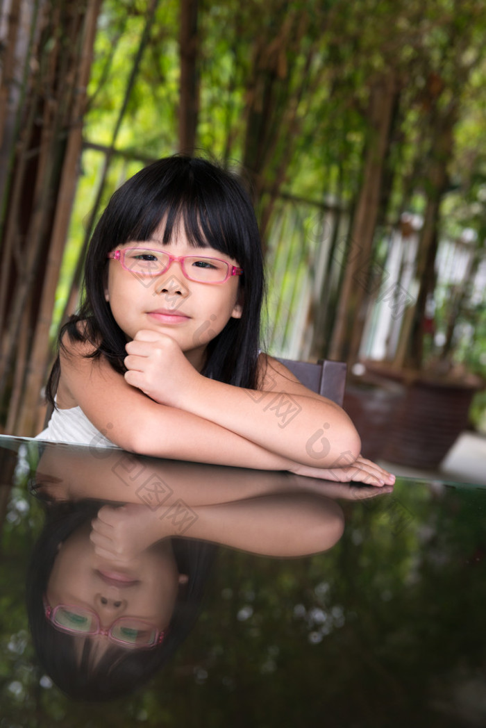 小小的亚洲女孩图片 包图网企业站 5080