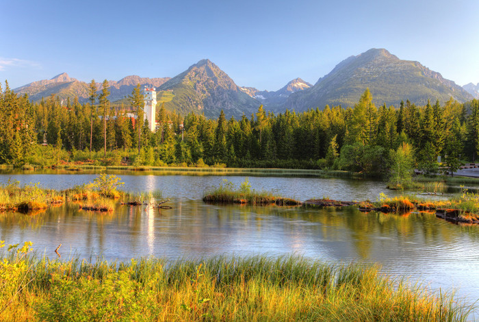 高山湖泊斯瓦涅季格鲁吉亚-包图企业站
