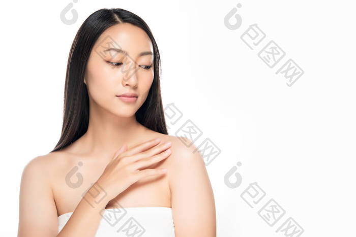 美丽的年轻亚洲女子皮肤清澈清新 包图企业站