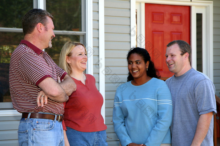 两个快乐夫妇图片-包图网企业站