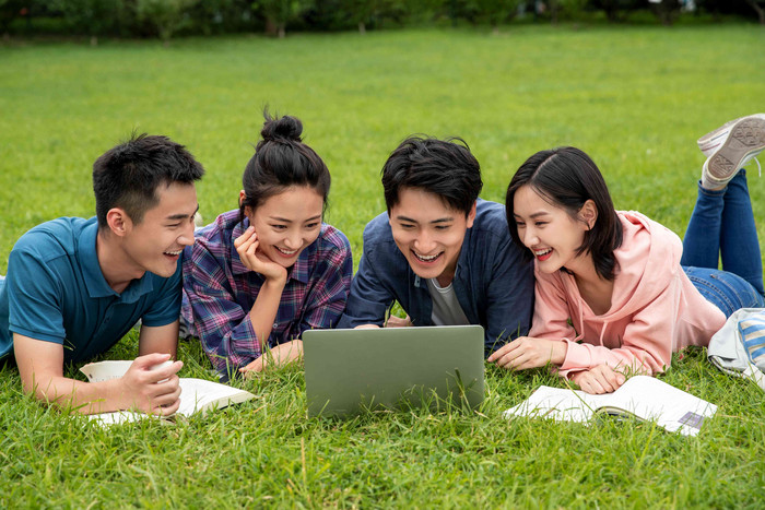 快乐的大学生 包图企业站