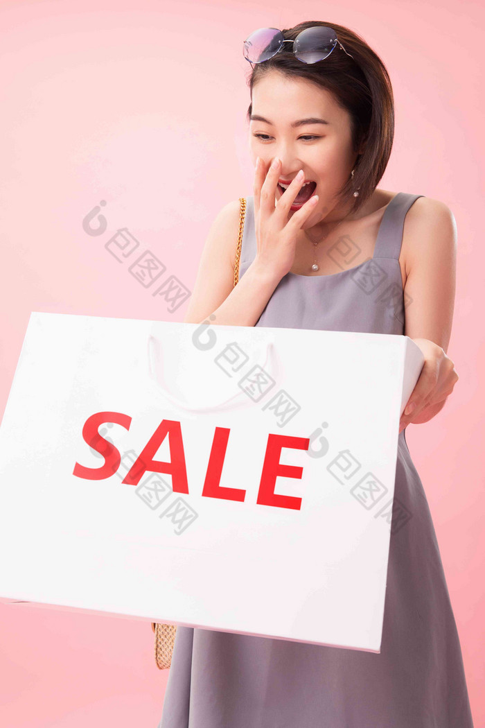青年女人购物 包图企业站