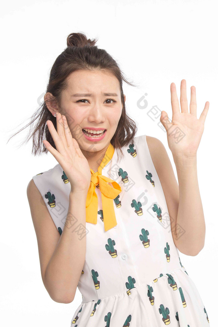 闷闷不乐的青年女人 包图企业站