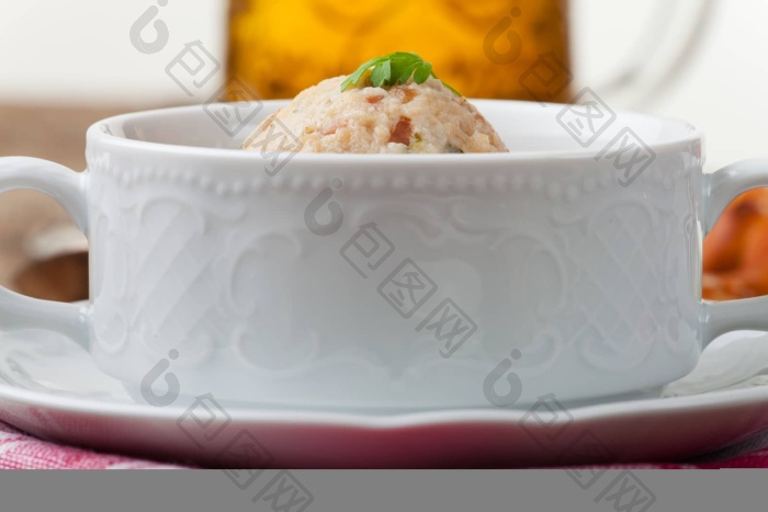斯佩克诺德尔提洛尔人饺子肉汤图片-包图网企业站