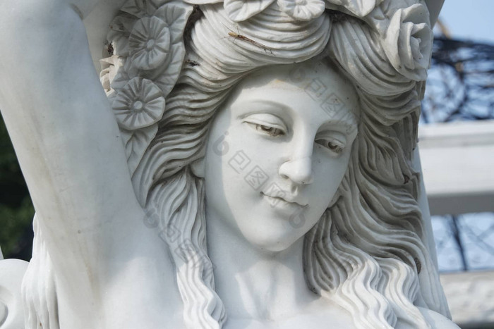 雕像希腊女神头可爱的头发定居公共公园雕塑图片-包图网企业站
