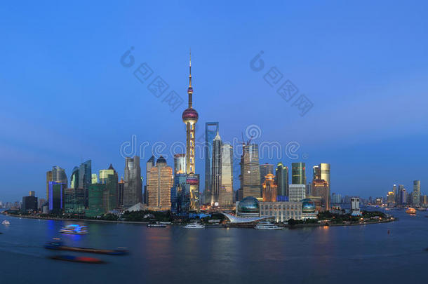 上海浦东陆家嘴夜景图片-包图网企业站