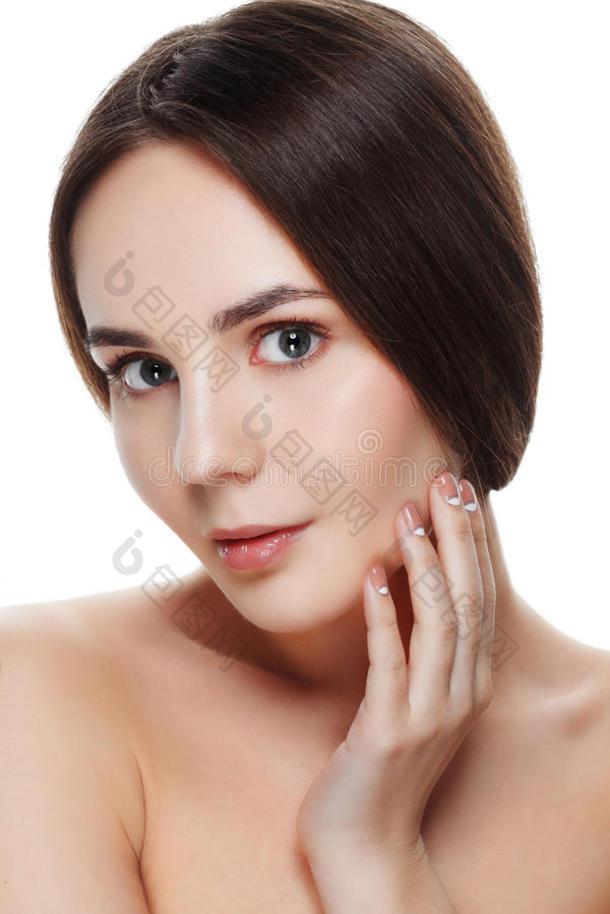 特写美丽的年轻女人的脸干净清新的皮肤肖像图片 包图网企业站