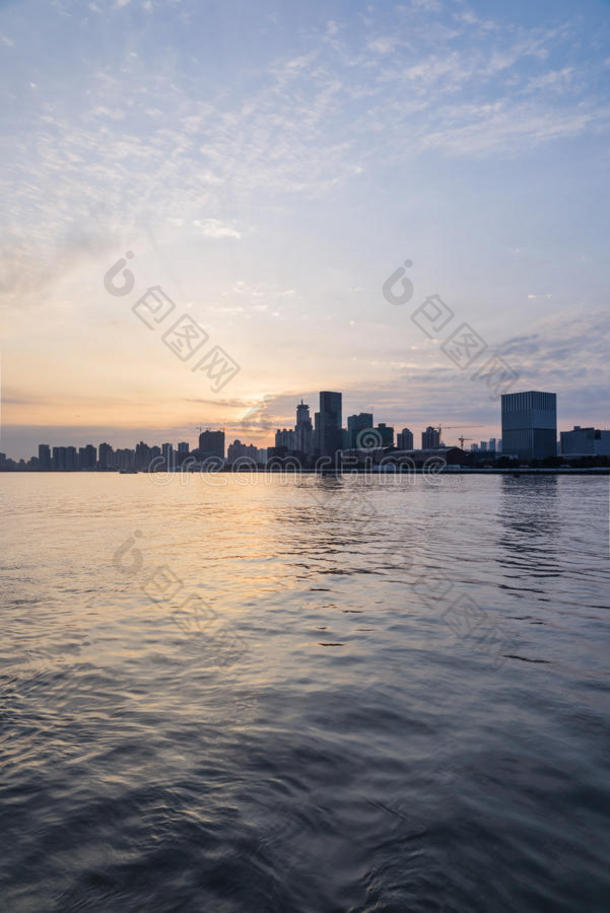 上海城市天际线 包图企业站