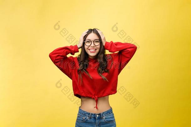 亚洲人女孩是的三单形式是的三单形式和喝饮图片 包图网企业站